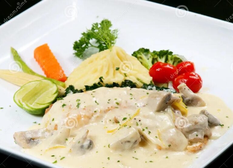 Filete de pescado en salsa blanca , puré y vegetales – La Sazón del Mayab
